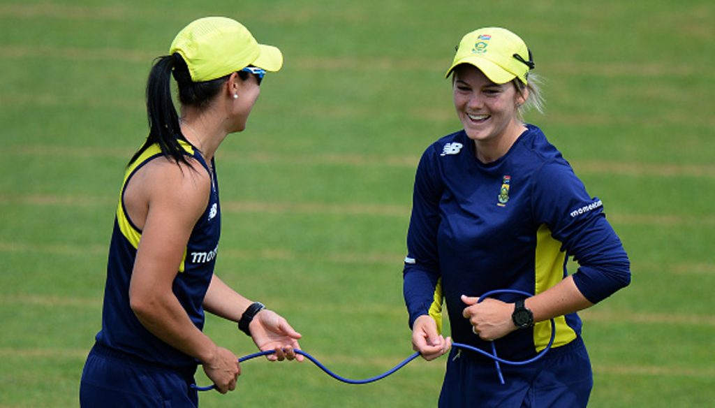 Marizanne Kapp and Dane van Niekerk wed in private ceremony - Cricket365